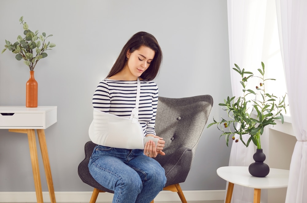 Bone Fracture Symptoms and Signs: When To See an Orthopedist - Metro ...